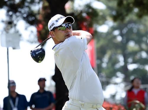 김비오, KPGA LX 챔피언십 3R 선두…장유빈·이준석 2타차 추격