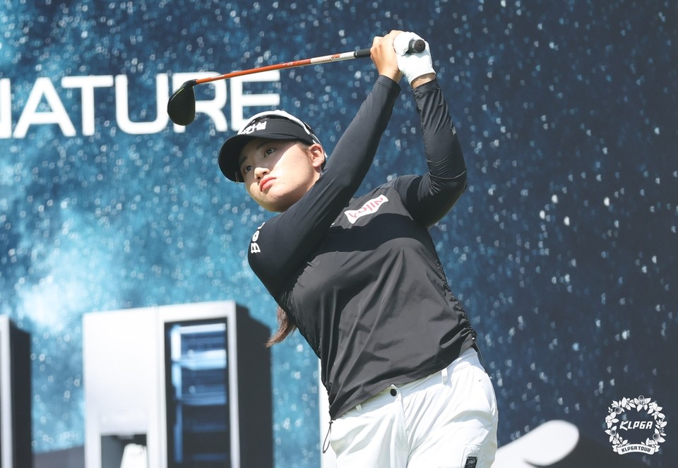 이가영, KLPGA '메이저' KB금융 3R 단독 선두