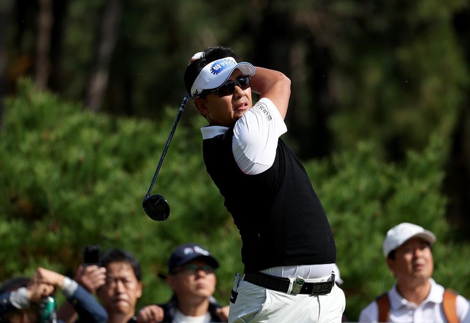 엄재웅, 부산오픈 우승…5년만에 KPGA 2승