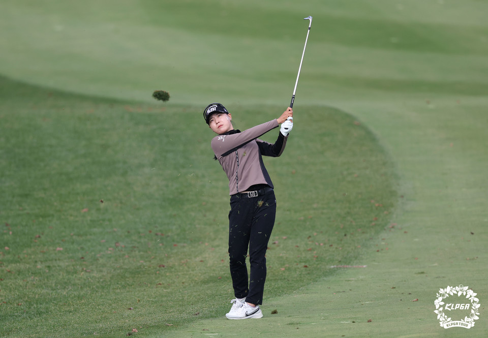 양희영, LET 아람코 사우디 대회 3R 공동 5위…선두와 5타 차