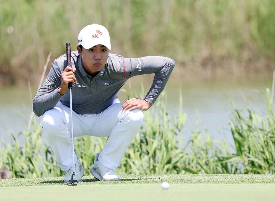 김한별, KPGA 클래식 2R 선두...우승 기회