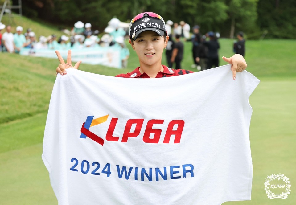 'KLPGA 2주 연속 연장 우승' 박현경, 세계랭킹도 급상승…35위