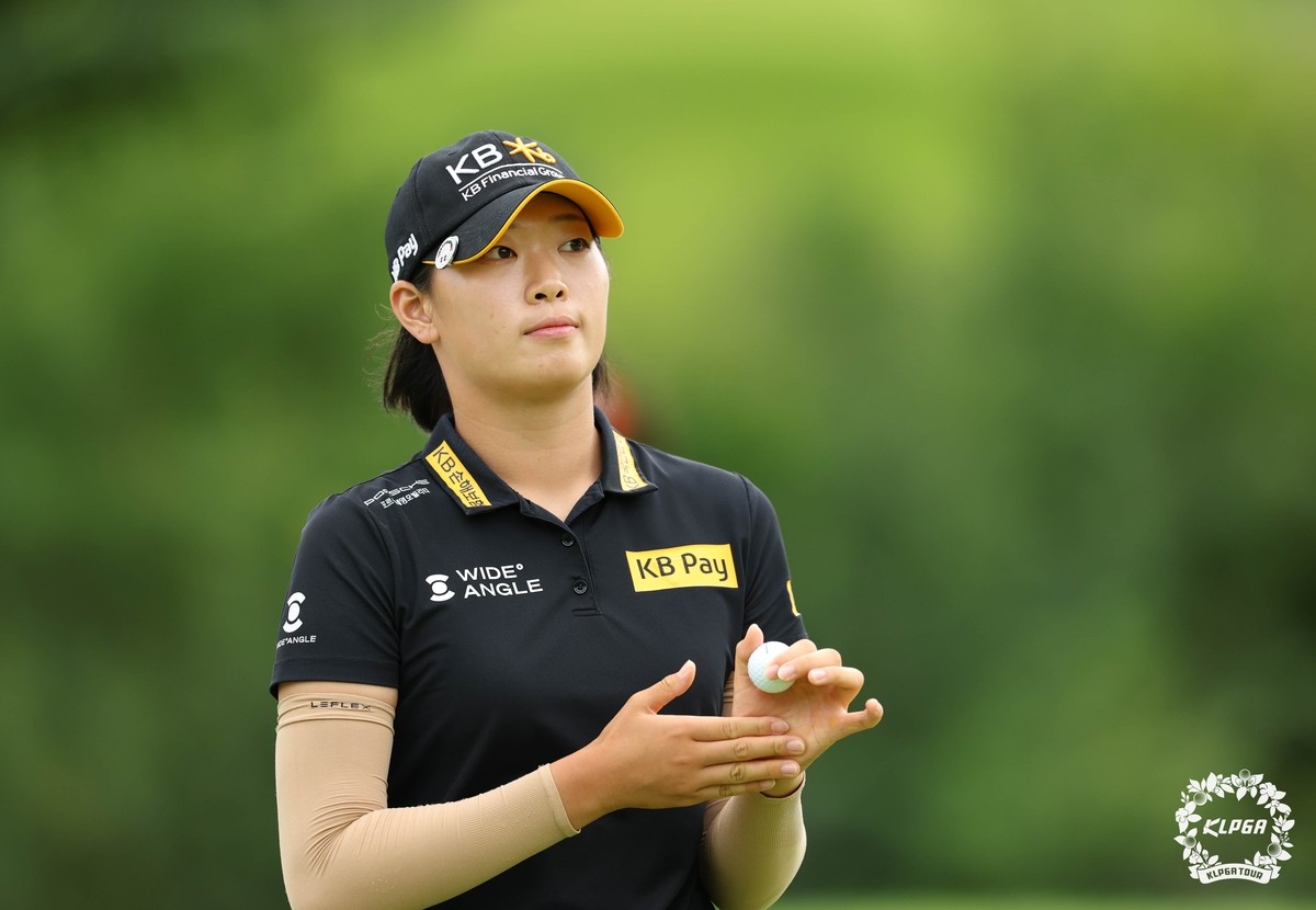 방신실·이동은, KLPGA 투어 OK저축은행 읏맨오픈 2R 공동 1위