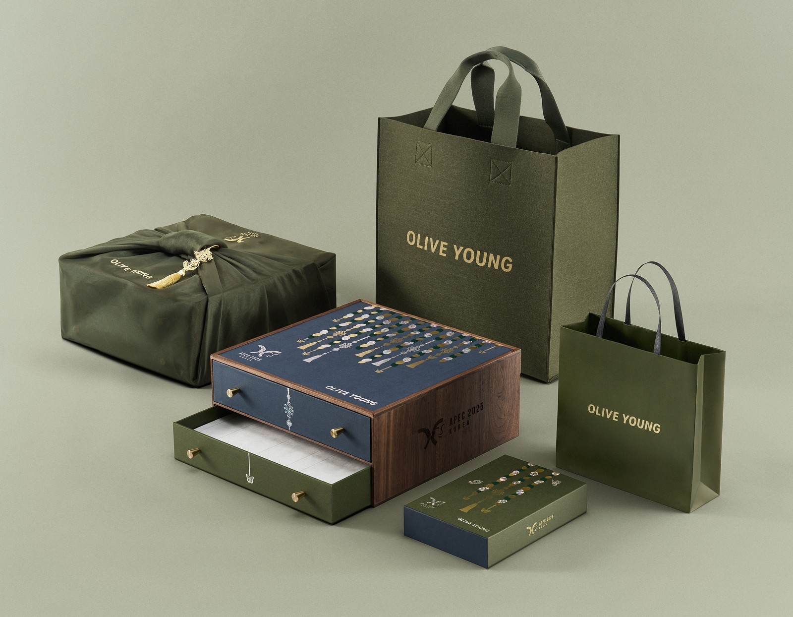 [경주 APEC] 올리브영·LG생건, 화장품 선물 협찬·VIP라운지 운영 등 전방위 홍보전